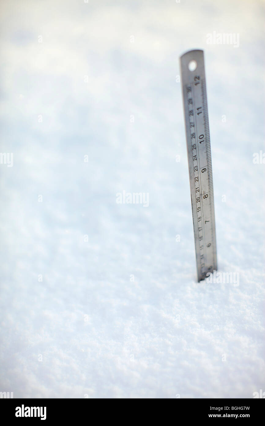 Measuring snow depth with ruler hi-res stock photography and images - Alamy