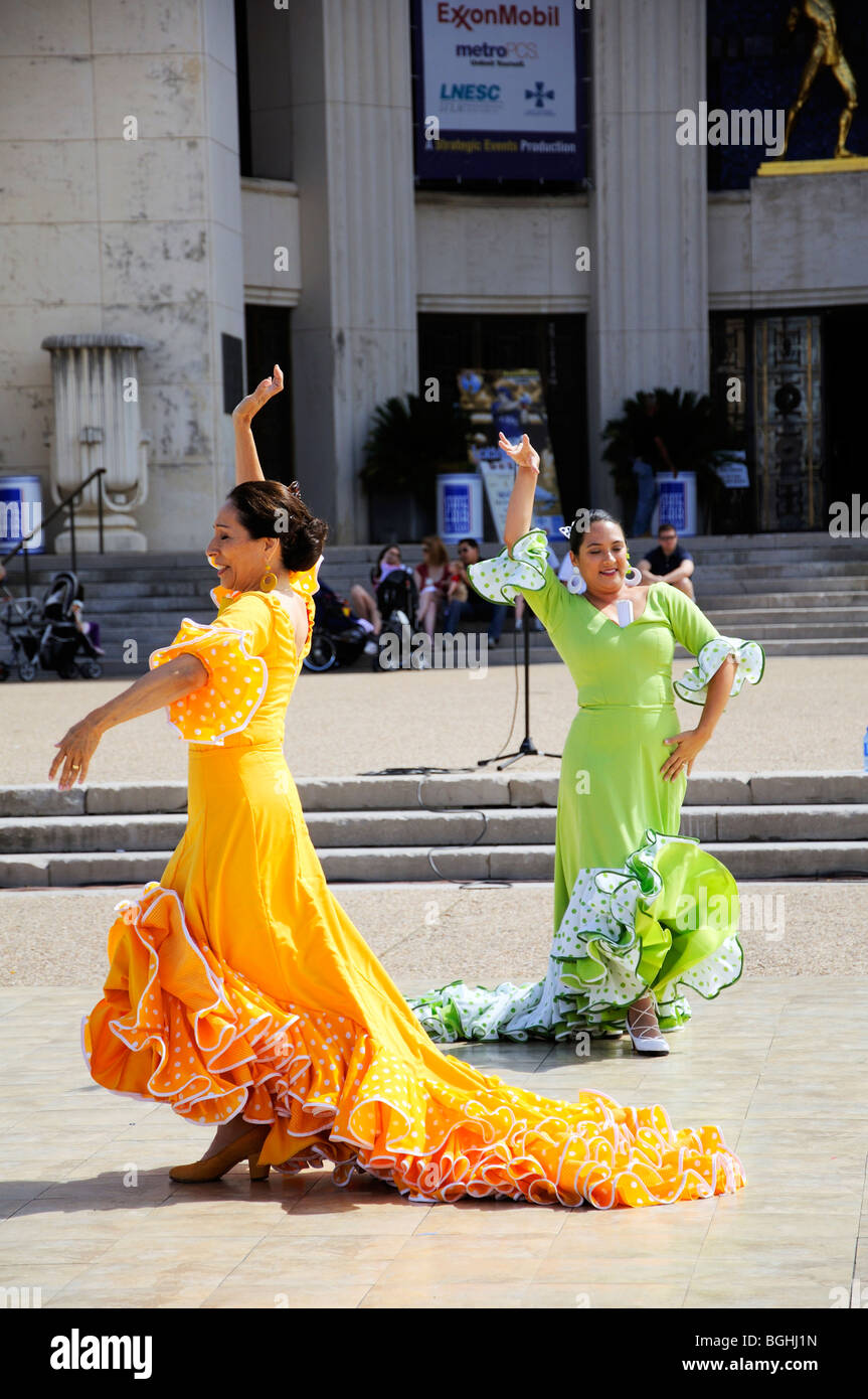 Female flamenco dancers Stock Photo - Alamy