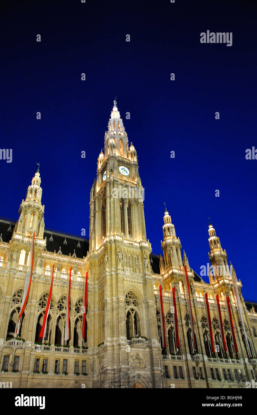 Rathaus night neues rathaus vienna hi-res stock photography and images ...