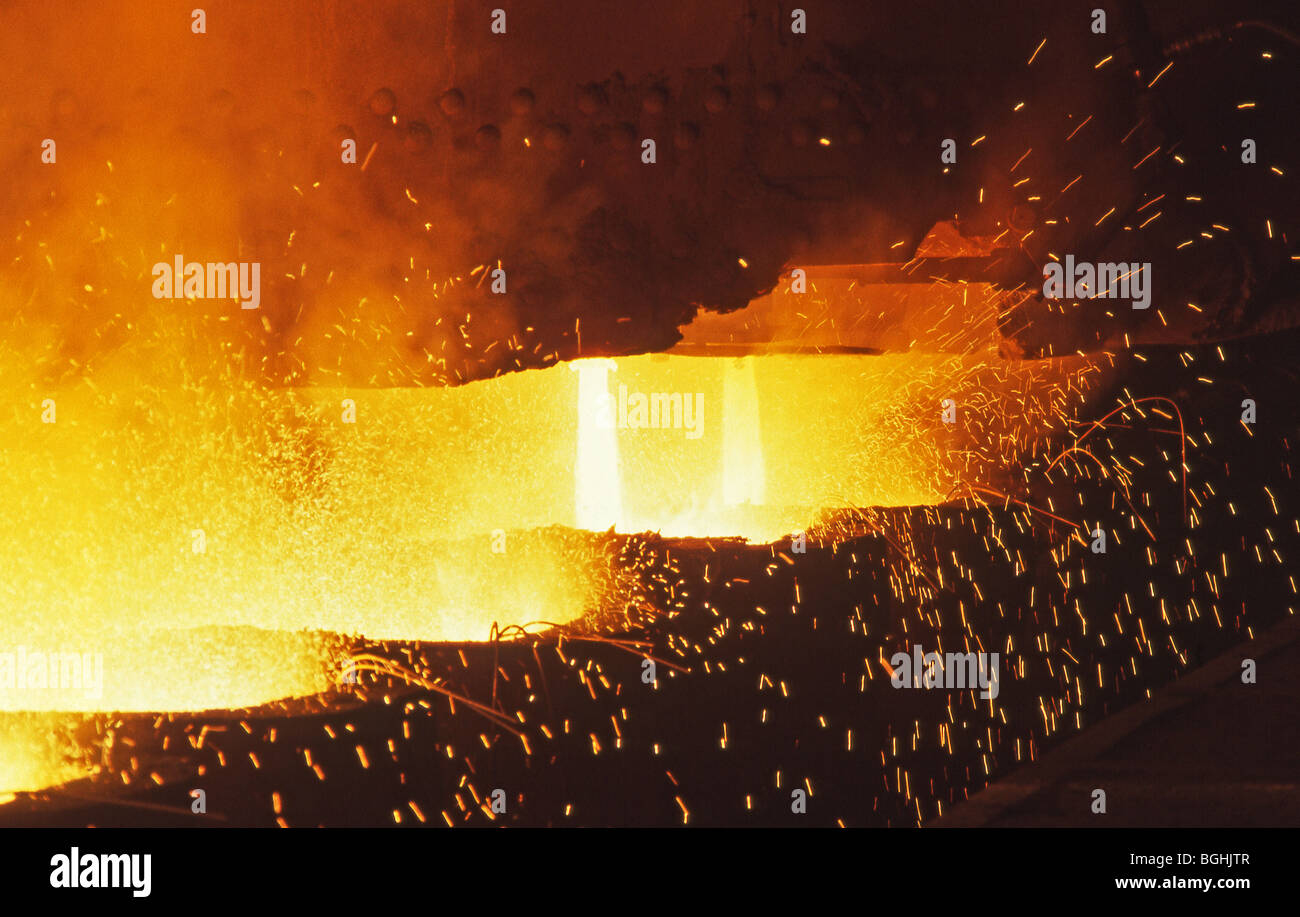 Molten steel being teemed ingot hi-res stock photography and images - Alamy
