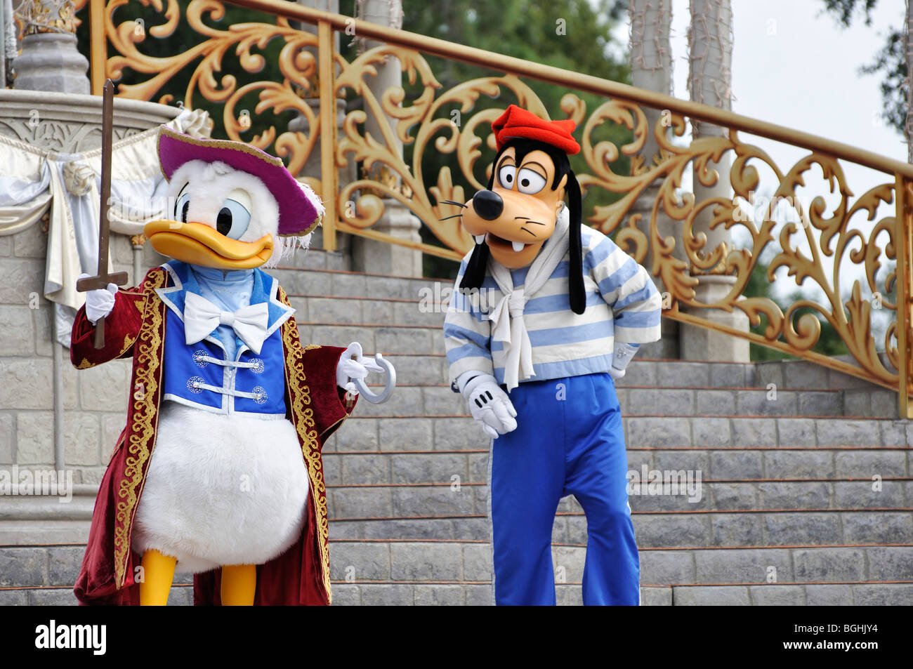 Disney goofy character hi-res stock photography and images - Alamy