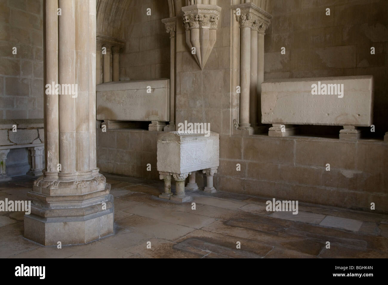 Tomb inside alcobaca church hi-res stock photography and images - Alamy