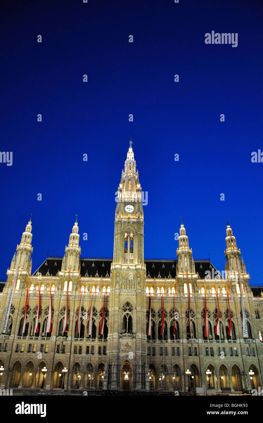 City hall vienna hi-res stock photography and images - Alamy