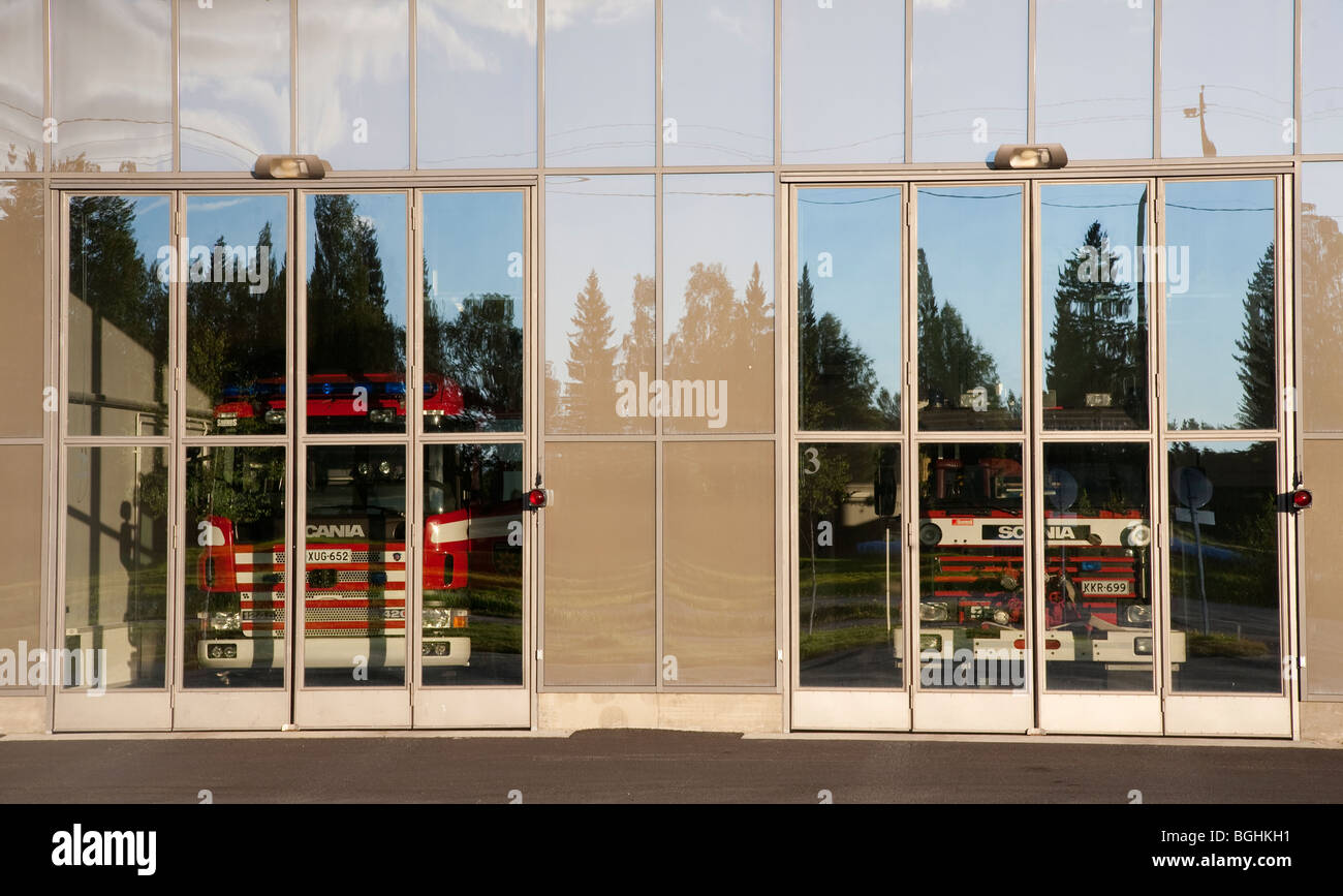 Fire truck garage door hi-res stock photography and images - Alamy