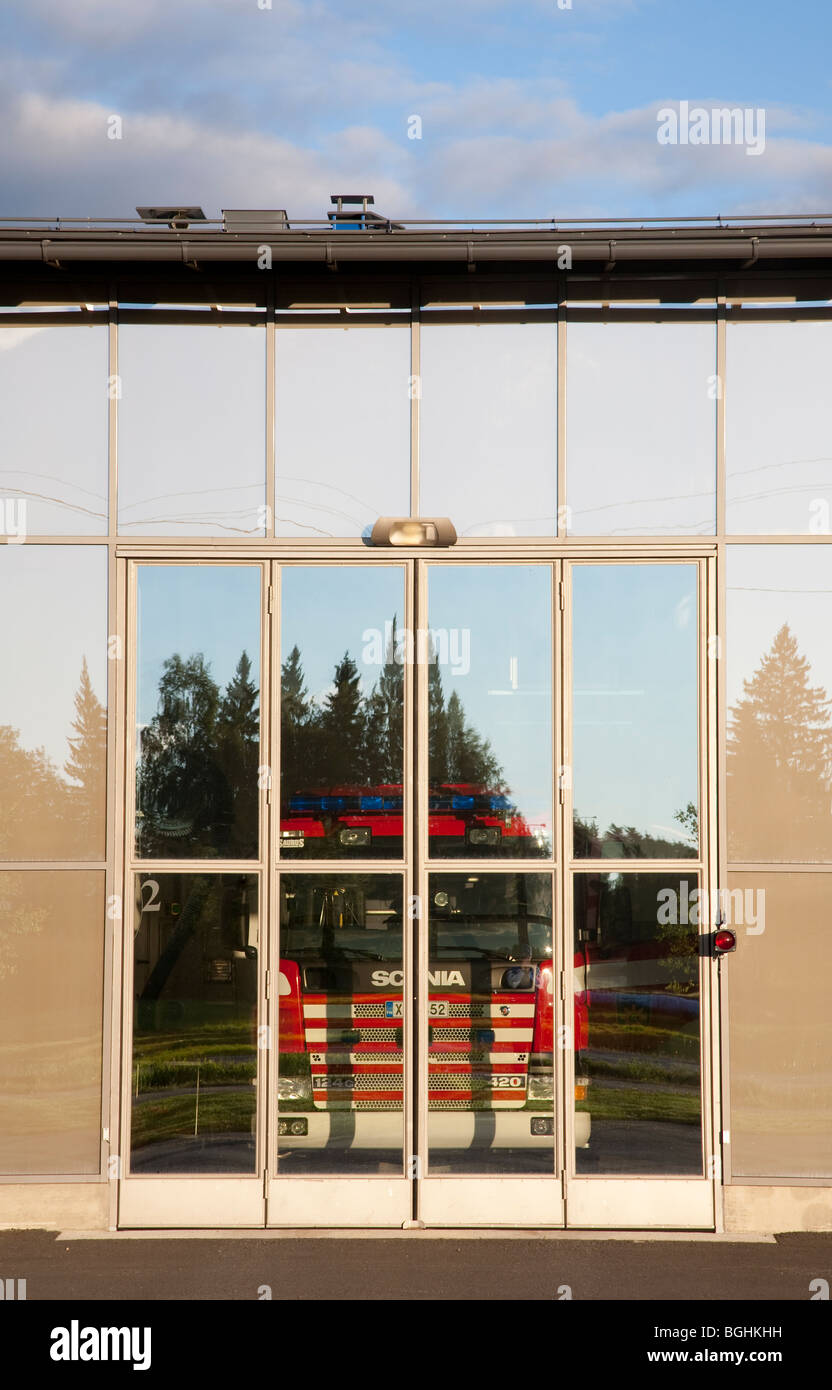 Fire truck garage door hi-res stock photography and images - Alamy