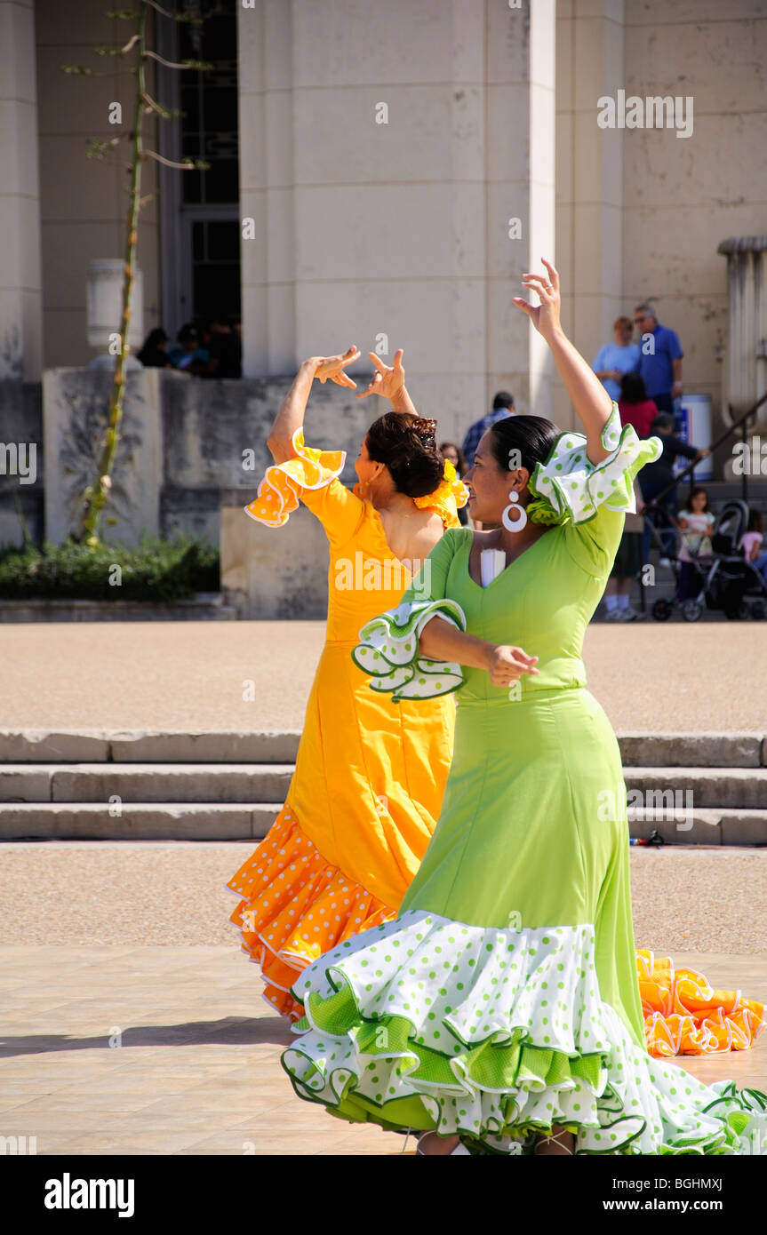 Female flamenco dancers Stock Photo - Alamy