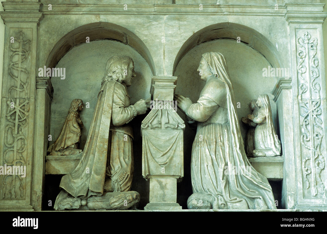 Stutton, Suffolk, kneeling alabaster effigies church funerary monument ...