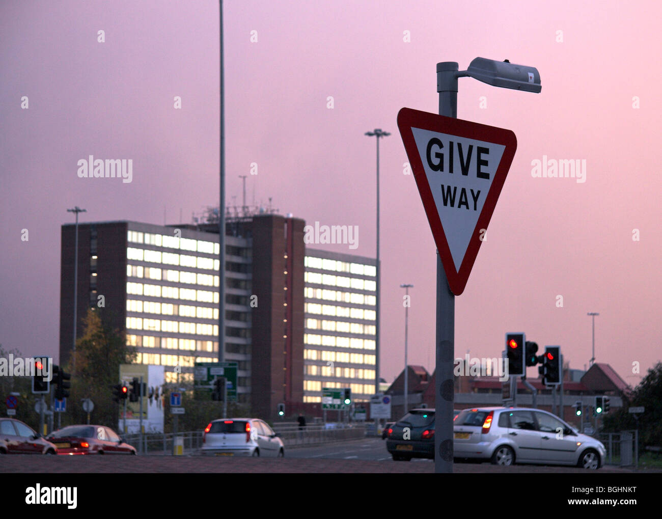 Give way and roundabout sign hi-res stock photography and images - Alamy