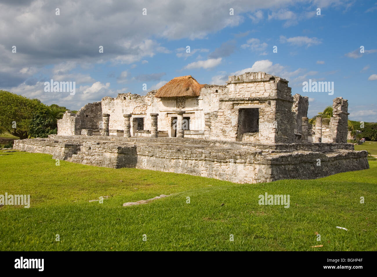 Tulum pyramid hi-res stock photography and images - Alamy
