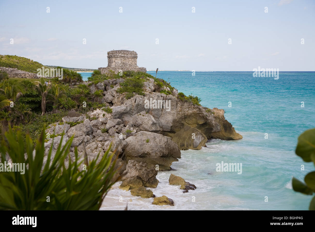 Tulum pyramid hi-res stock photography and images - Alamy