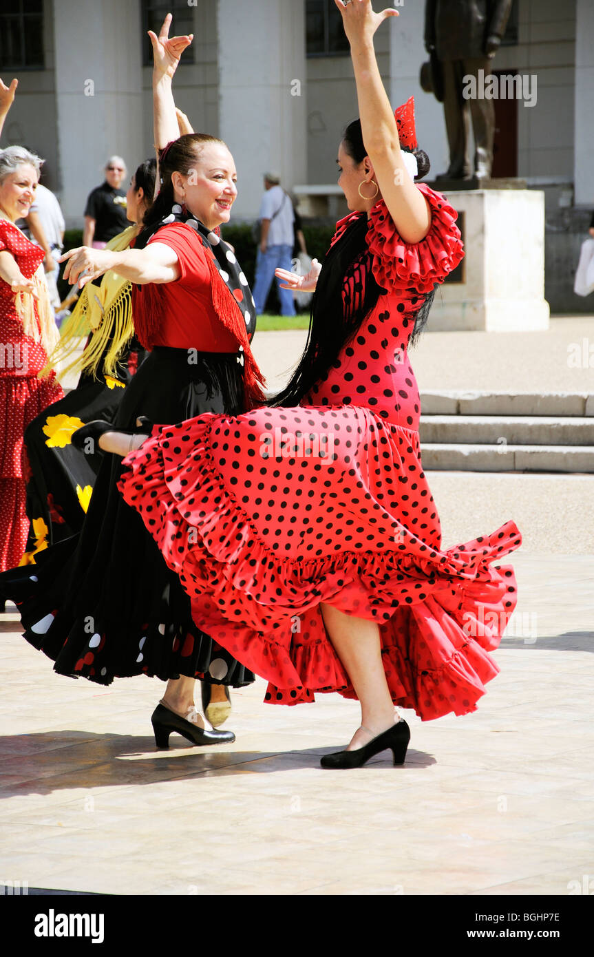 Female flamenco dancers Stock Photo - Alamy