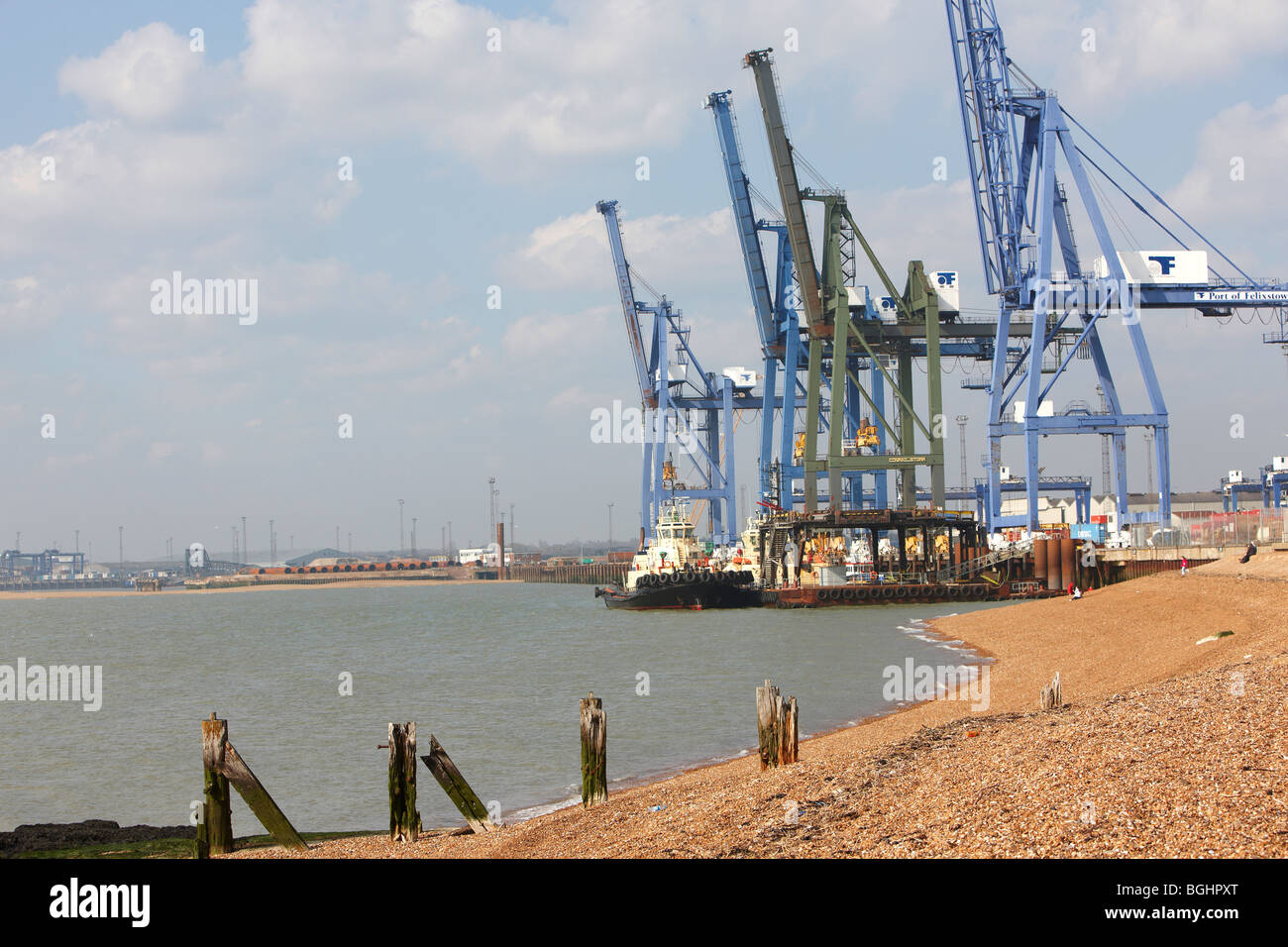 Container ship port felixstowe hi-res stock photography and images - Alamy
