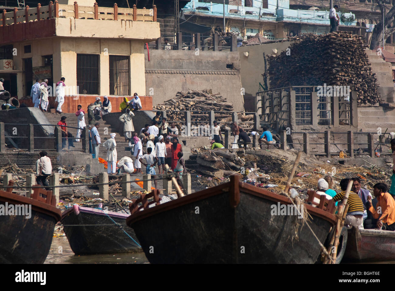 Funeral Ghats: The River Ganges, Varanasi, India Stock Photo - Alamy