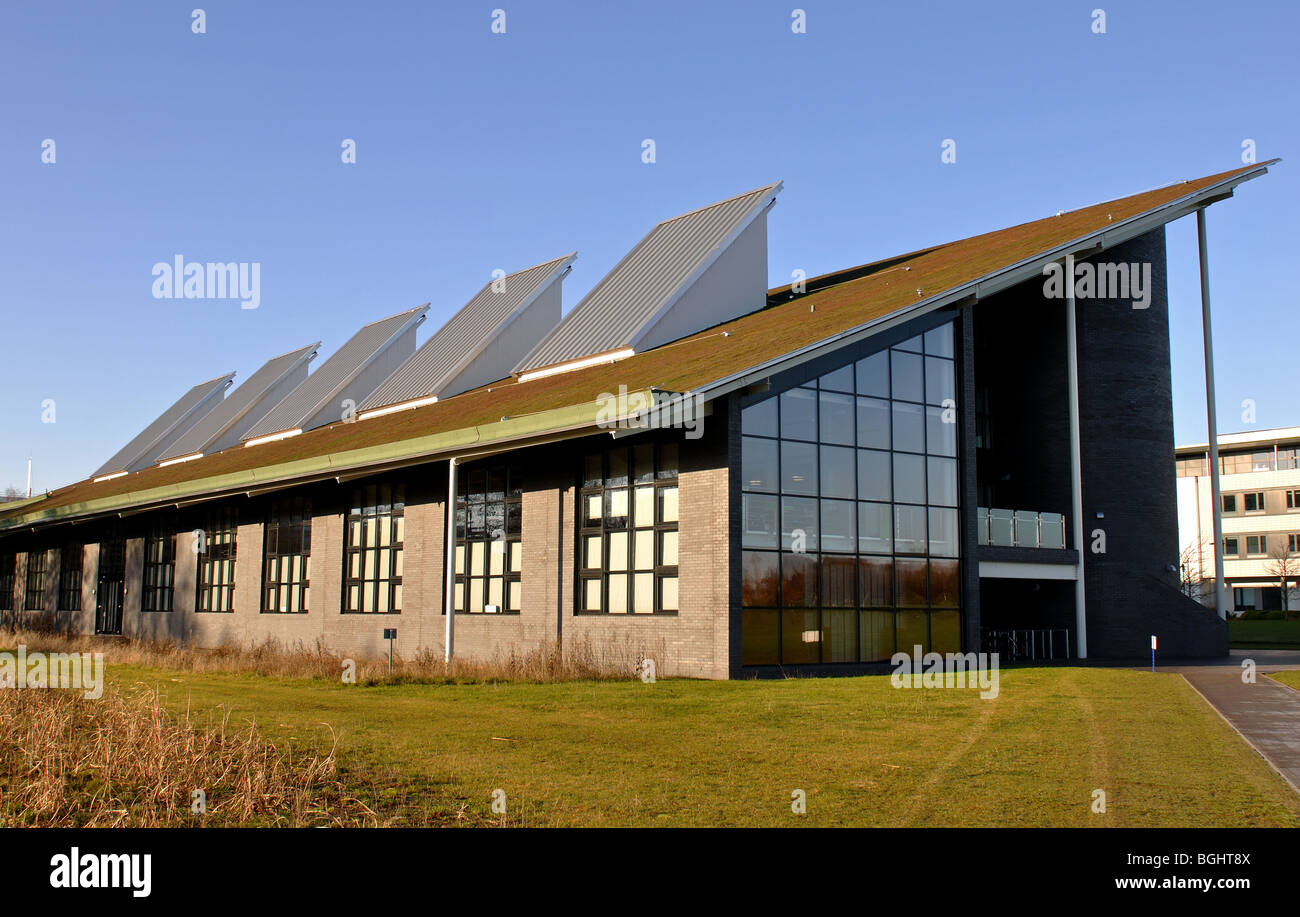 Warwick university campus buildings hi-res stock photography and images ...