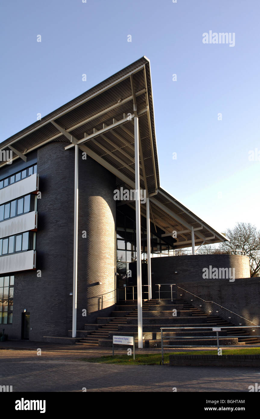 Warwick university campus buildings hi-res stock photography and images ...