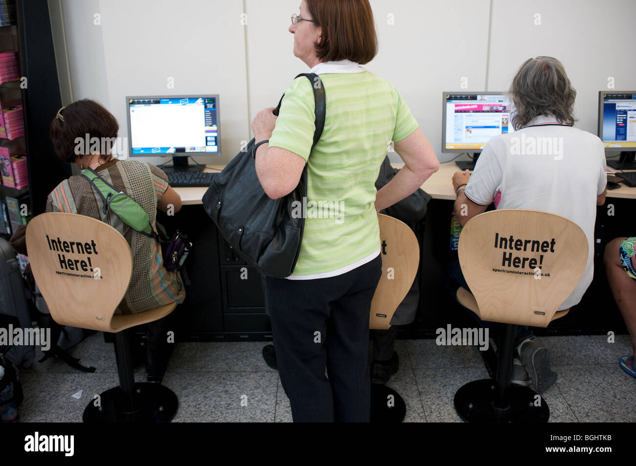 Public internet hi-res stock photography and images - Alamy