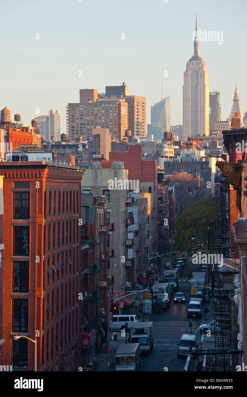 Empire state building street hi-res stock photography and images - Alamy