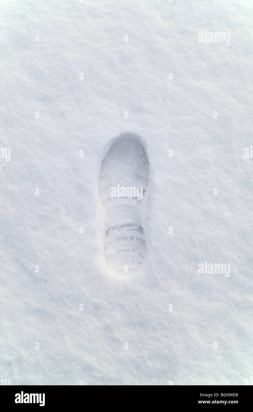 Footprint in snow hi-res stock photography and images - Alamy