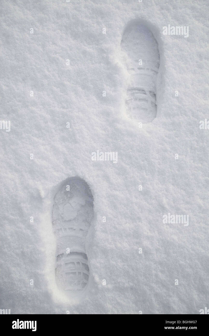 Boot print in snow hi-res stock photography and images - Alamy