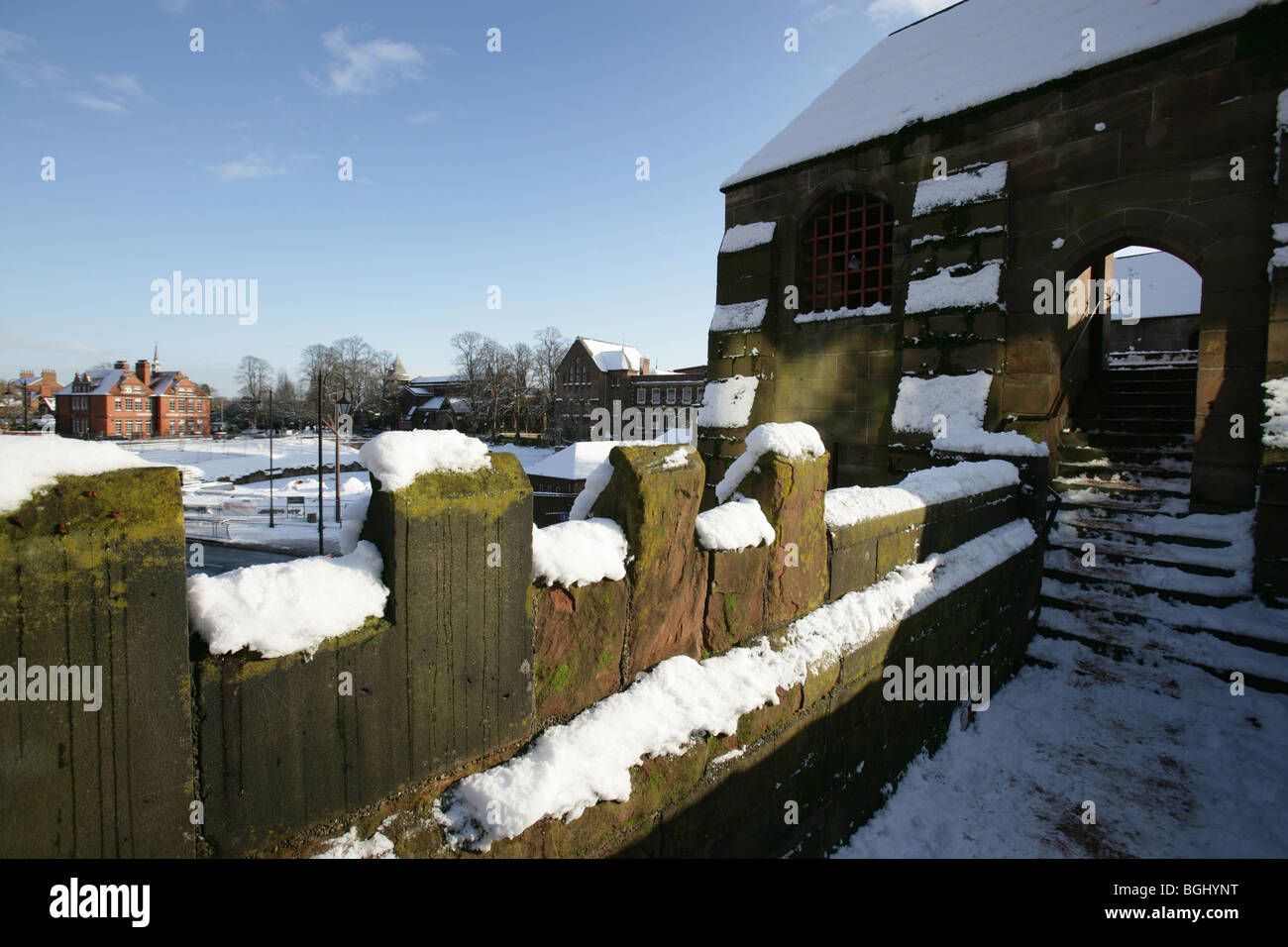 City walls chester uk hi-res stock photography and images - Alamy