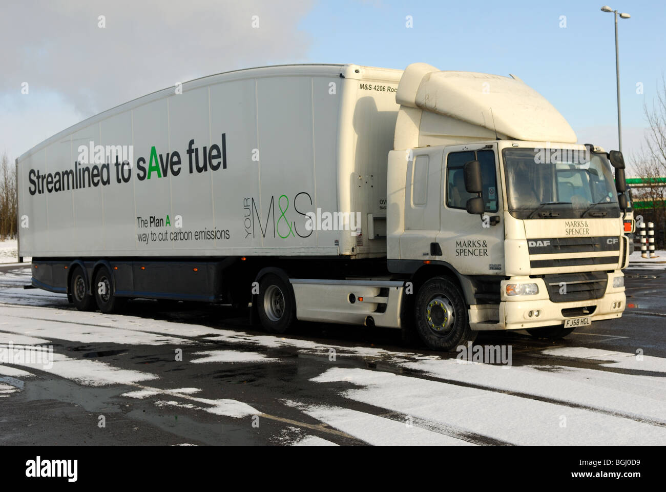 Streamlined lorry hi-res stock photography and images - Alamy