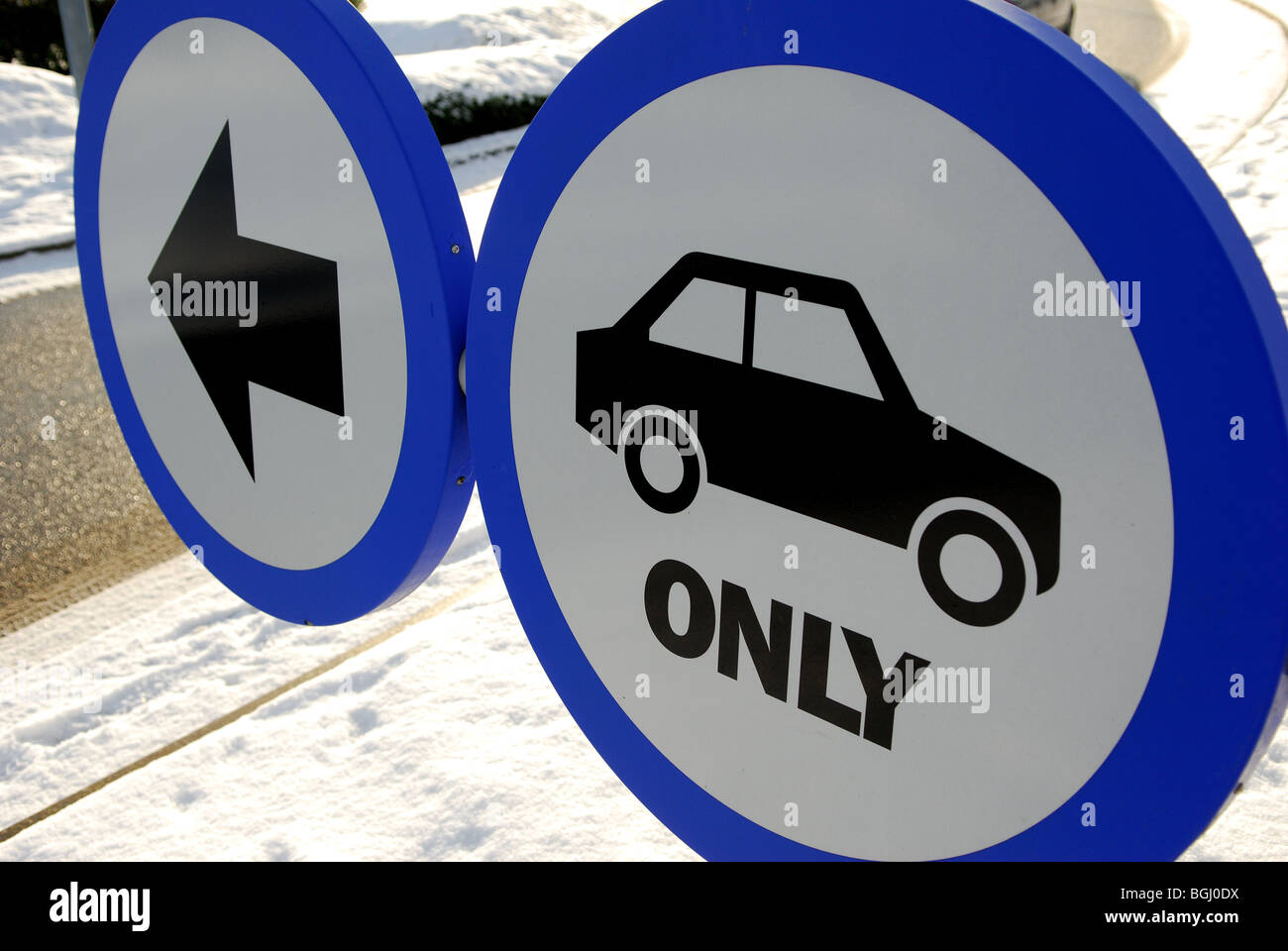 Cars Only Sign Stock Photo - Alamy