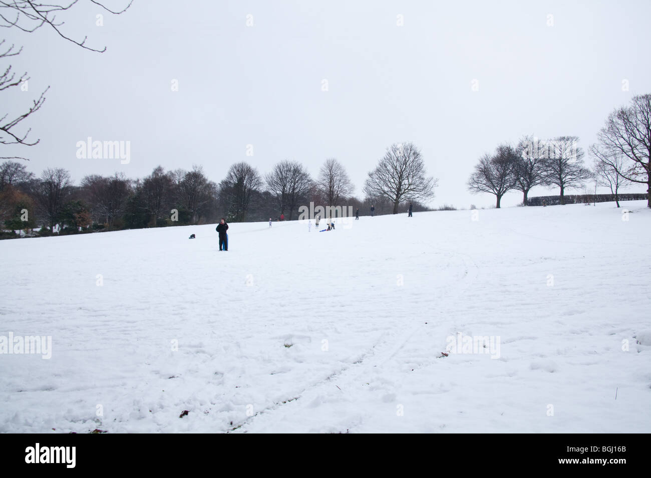 Snowing sheffield hi-res stock photography and images - Alamy