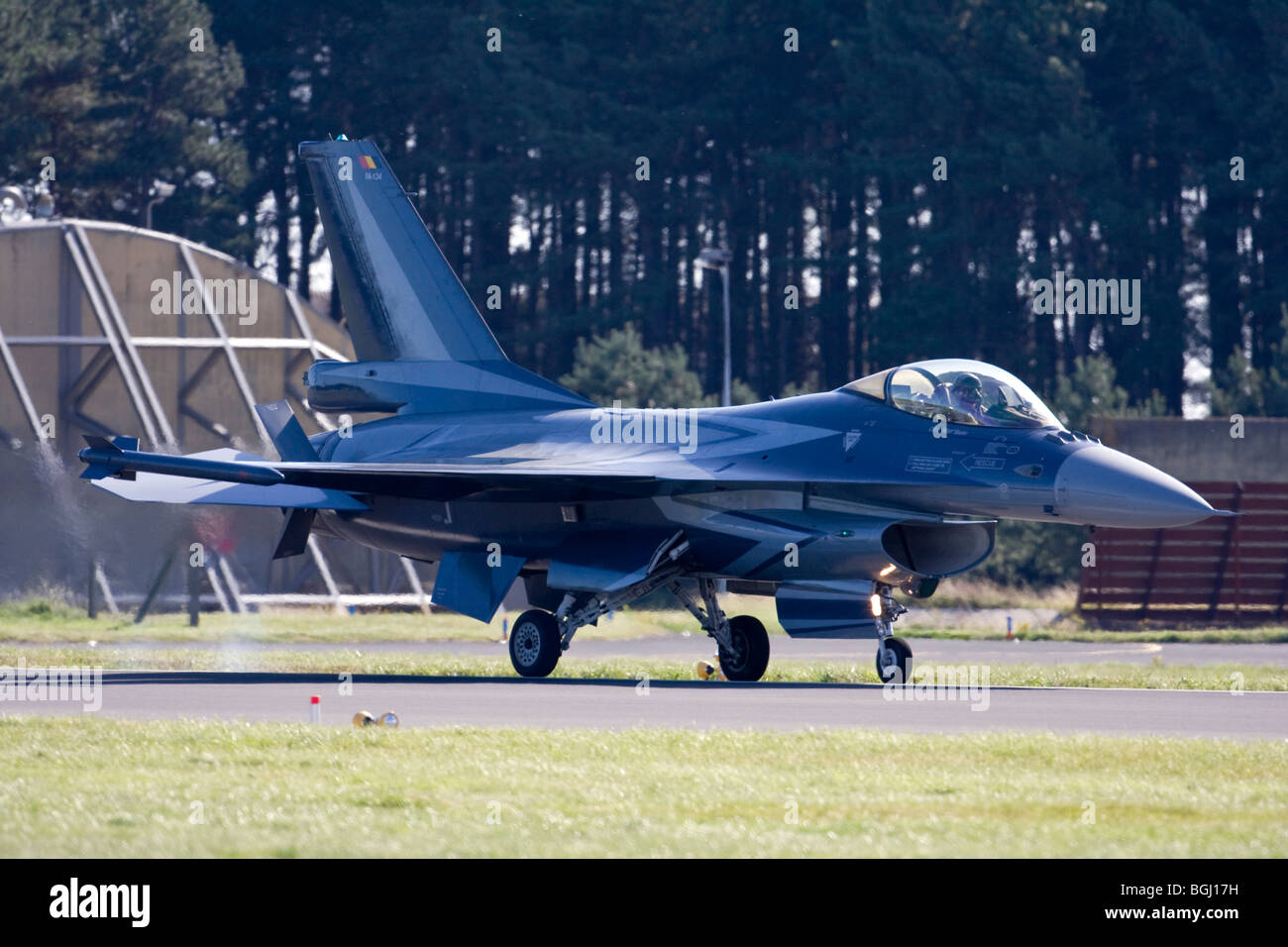 Belgian Airforce F-16 at RAF Leuchars Airshow 2009, Fife, Scotland ...