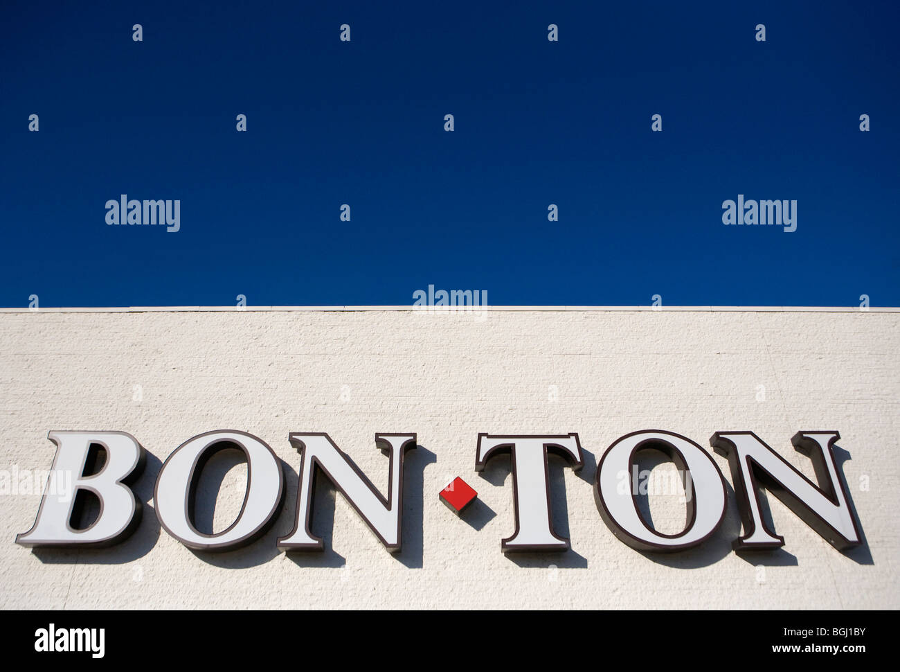 The bon ton hi-res stock photography and images - Alamy