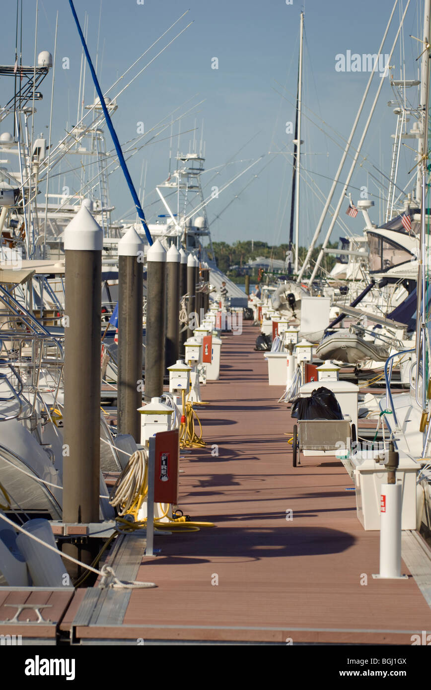 clean and neat marinas dock pathway Stock Photo - Alamy