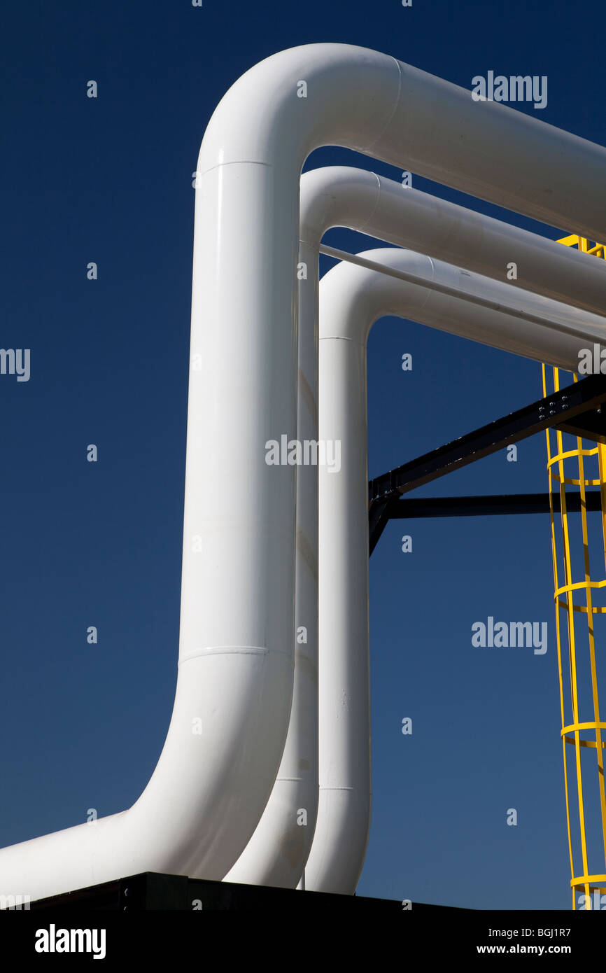 Petroleum piping in an oil refinery Stock Photo - Alamy