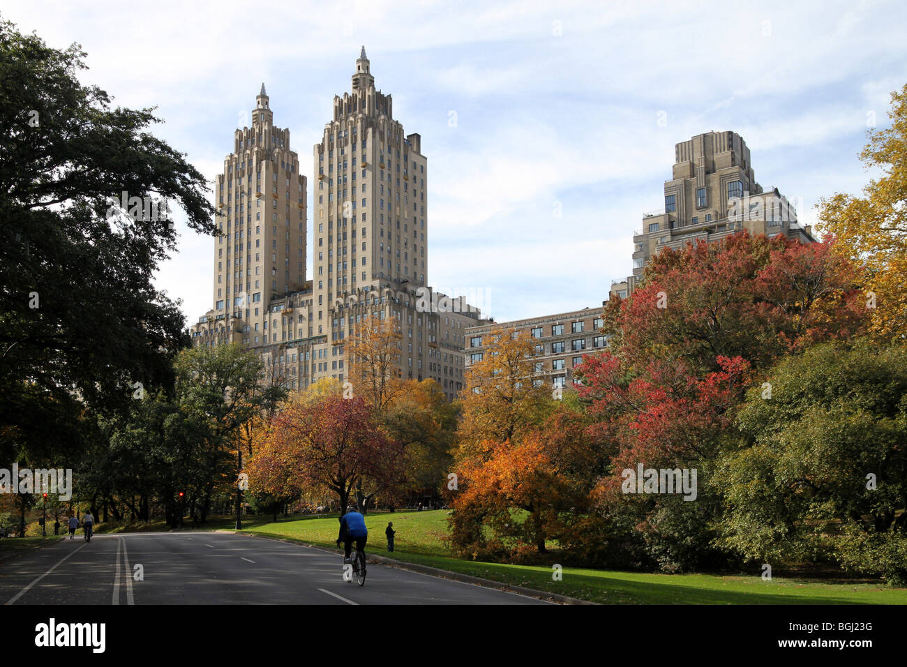 Apartment building and cyclist hi-res stock photography and images - Alamy