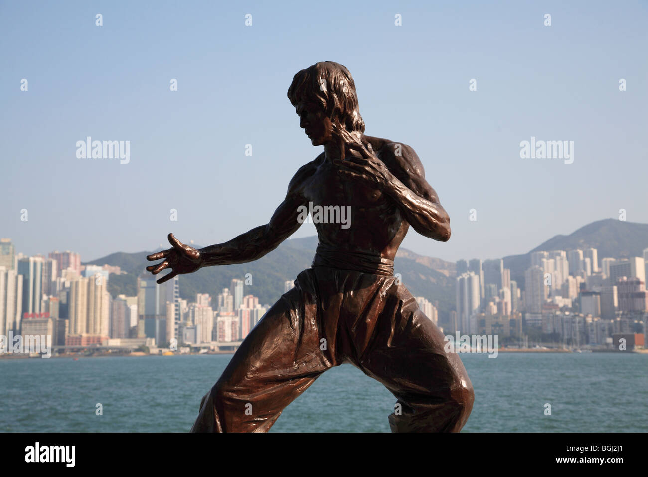 Bronze statue of Bruce Lee, Avenue of the Stars, Tsimshatsui, Kowloon ...