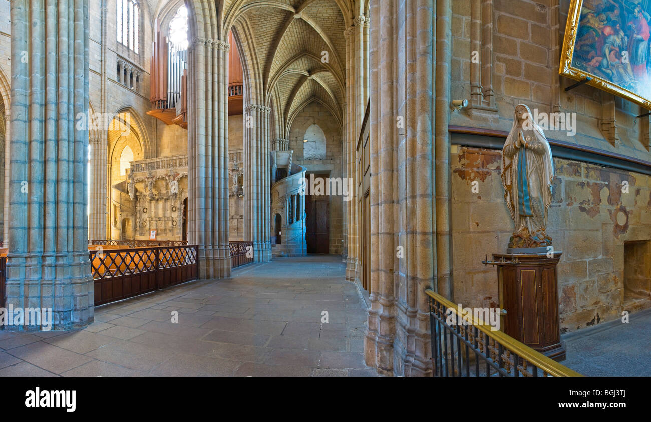 SAINT-ETIENNE CATHEDRAL, LIMOGES Stock Photo - Alamy