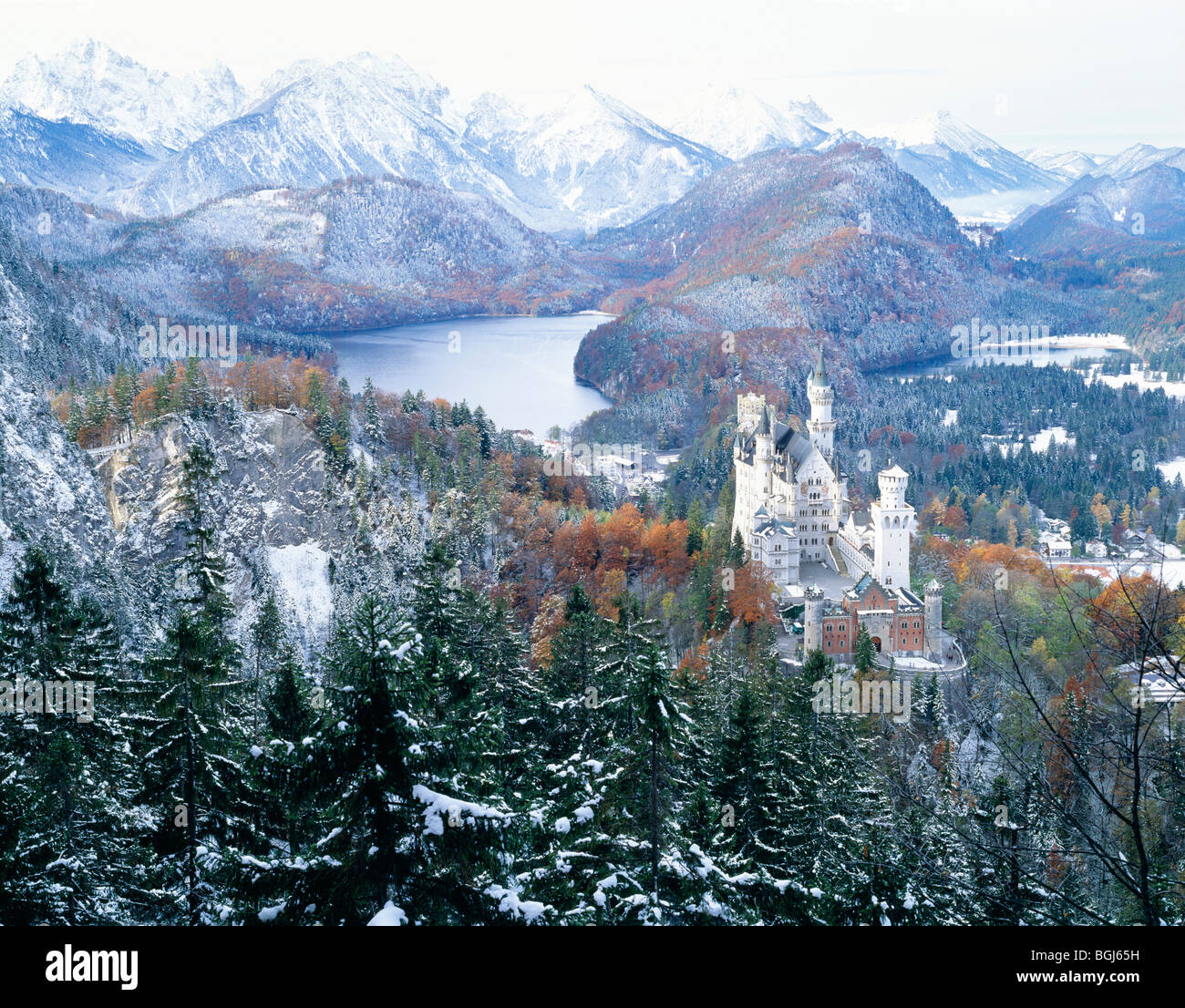 Neuschwanstein castles in snow hi-res stock photography and images - Alamy