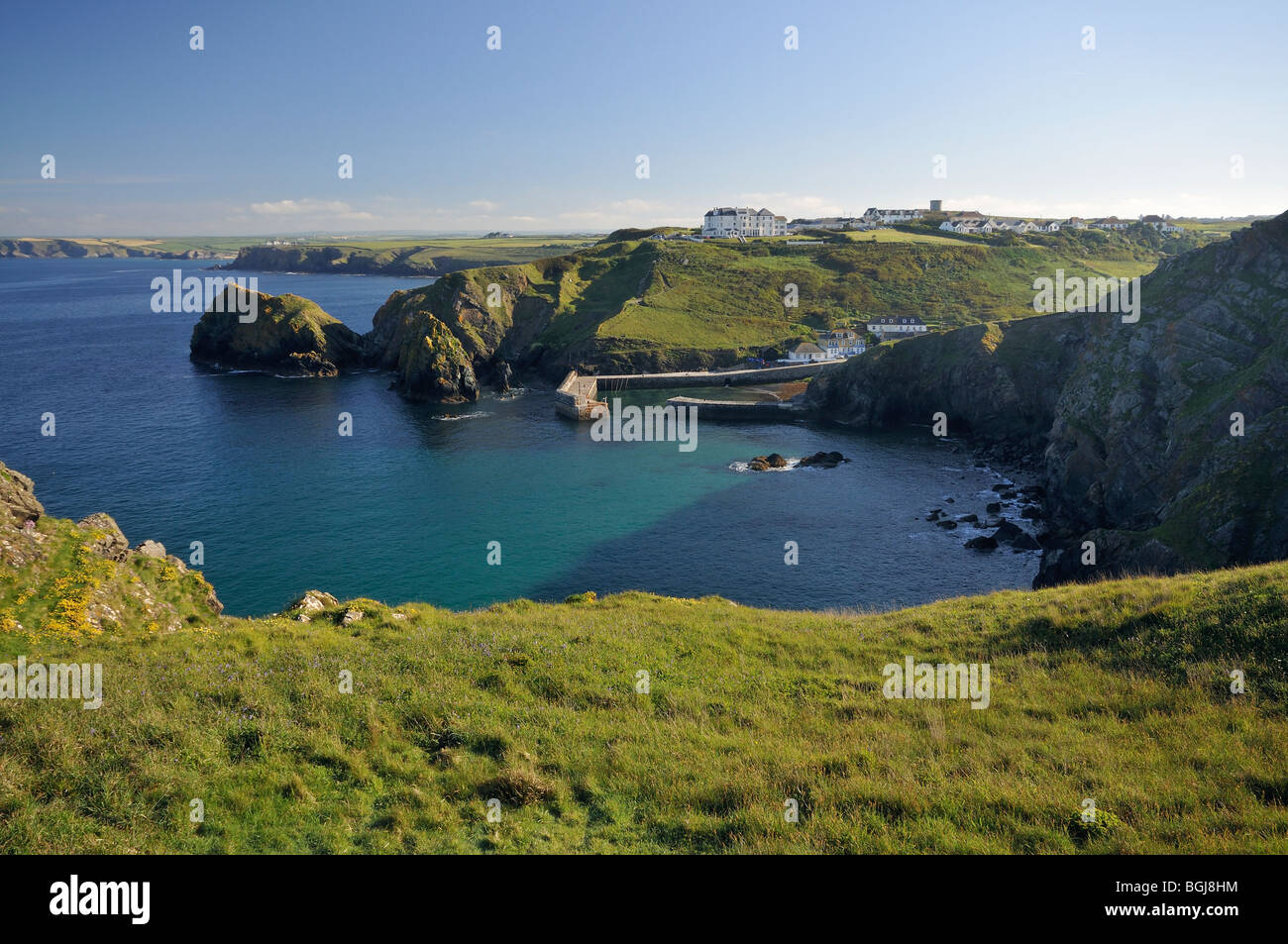 Mullion cove hotel cornwall hi-res stock photography and images - Alamy