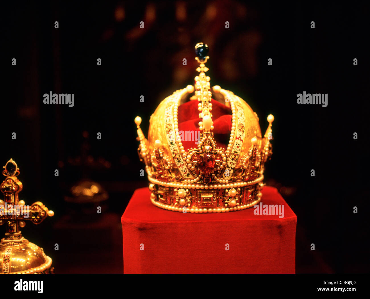 Macbeth Dagger And Crown