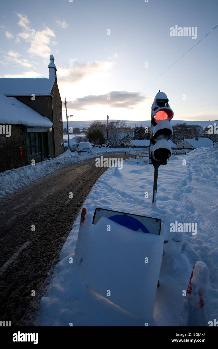 Traffic lights in snow hi-res stock photography and images - Alamy