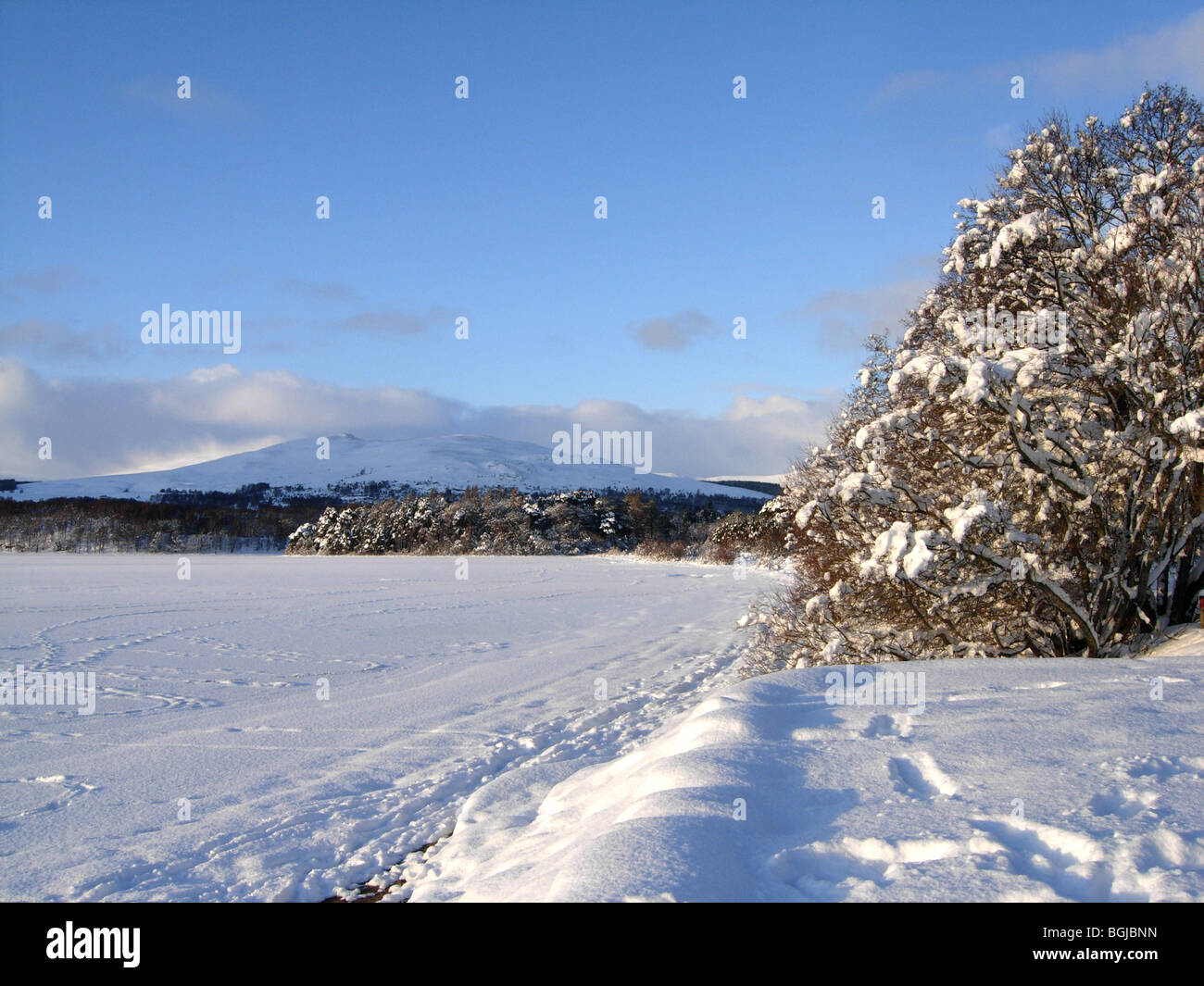 Snow sun scotland hi-res stock photography and images - Alamy
