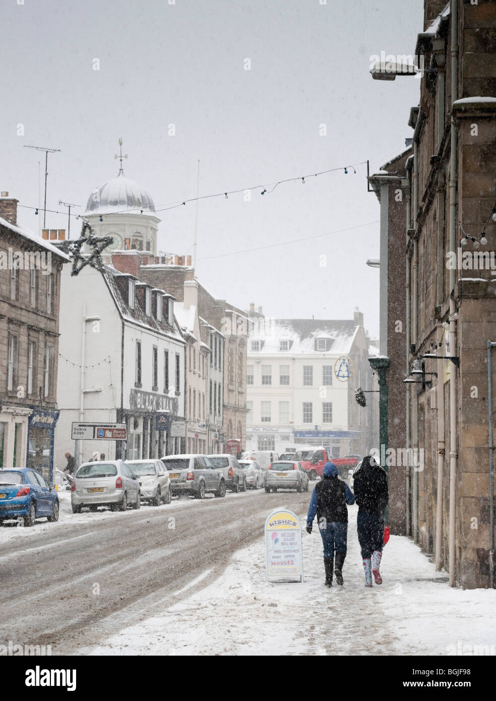 Scottish street snow hi-res stock photography and images - Alamy