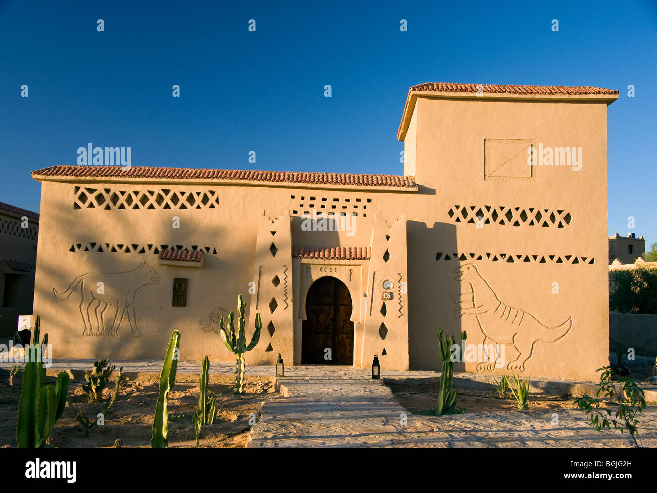 Maadid kasbah hi-res stock photography and images - Alamy