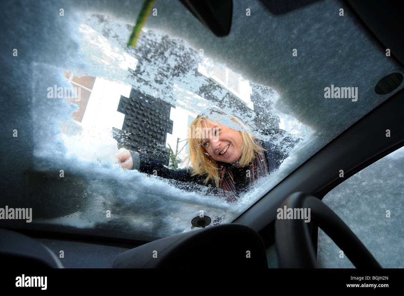 Windscreen clearing hi-res stock photography and images - Alamy