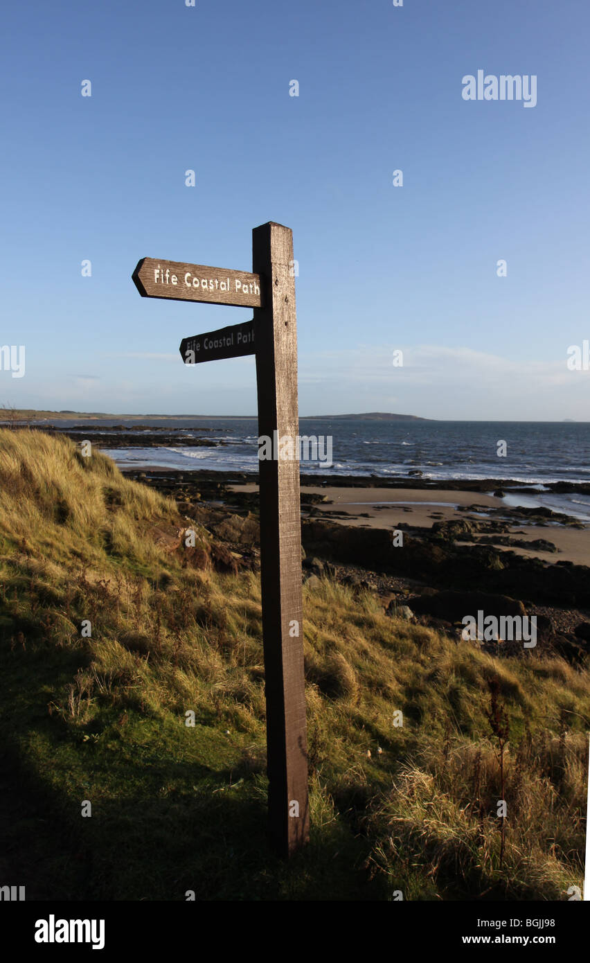 Fife Coastal Path Sign High Resolution Stock Photography and Images - Alamy
