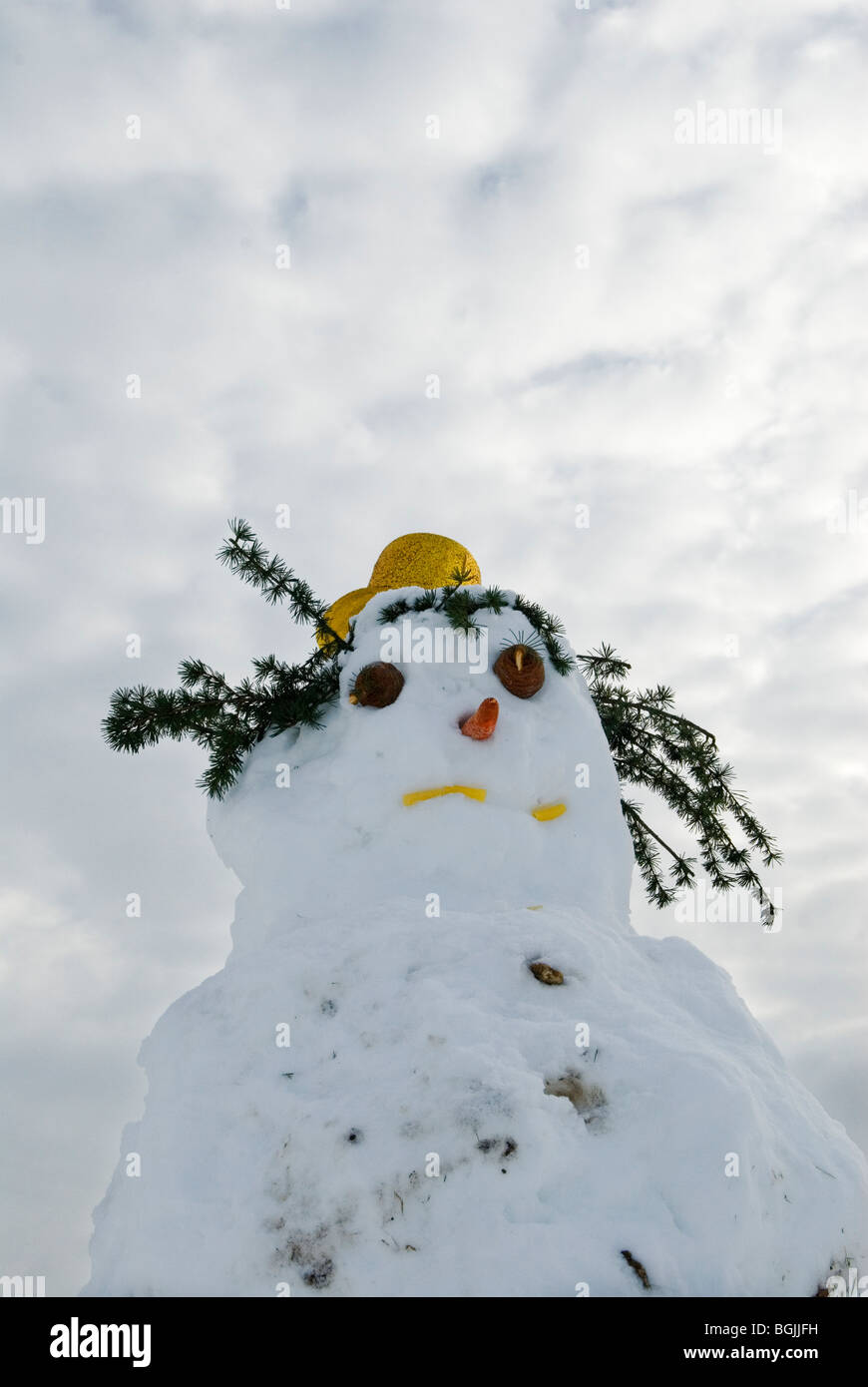 Snowman London. Glum, sad face looking glum. Real snow nobody 2010 ...