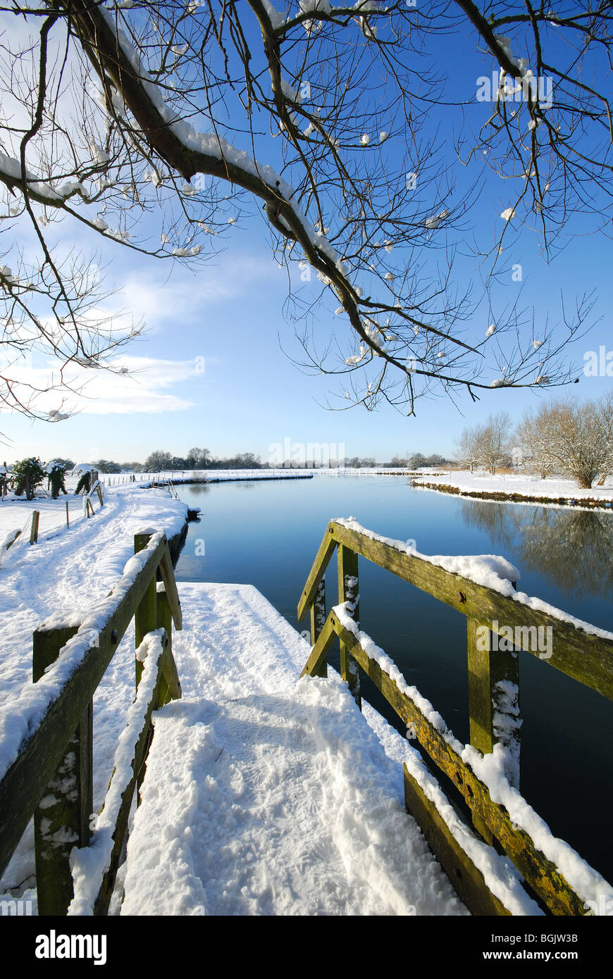 Thames path national trail witney hi-res stock photography and images ...