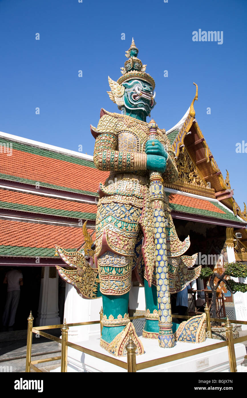 Large statues hi-res stock photography and images - Alamy