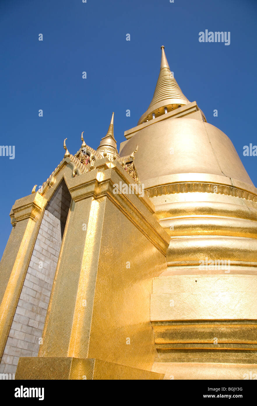 Rattanakosin gold hi-res stock photography and images - Alamy