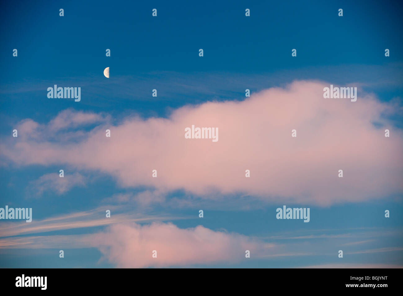 Cloud and moon hi-res stock photography and images - Alamy