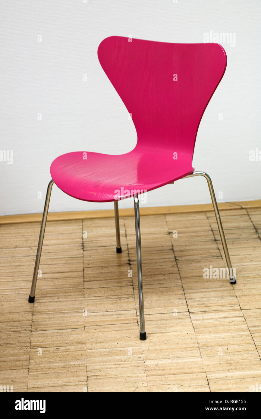 Pink chair in waiting room Stock Photo - Alamy