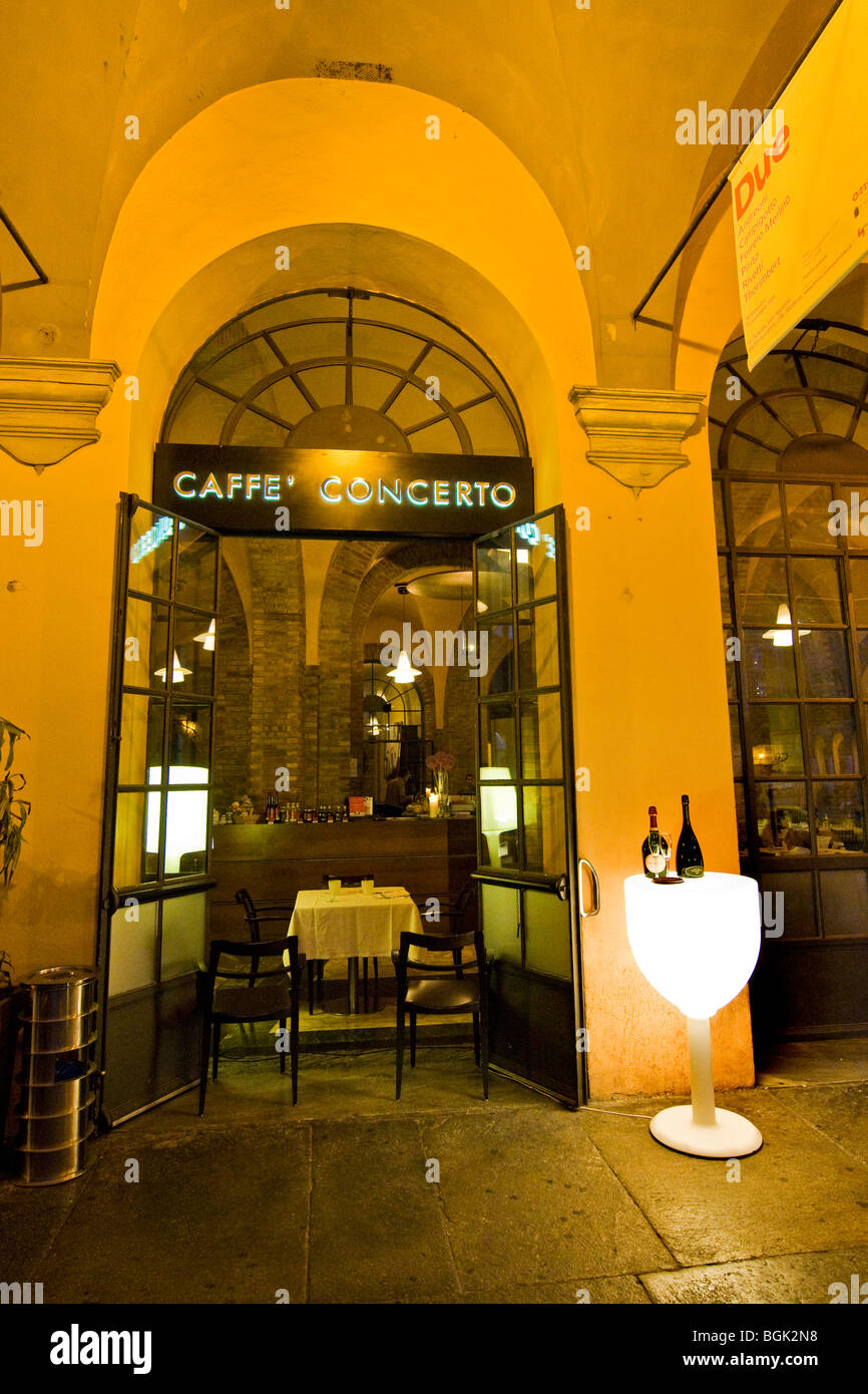 Caffè Concerto, Piazza Grande, Modena, Italy Stock Photo - Alamy